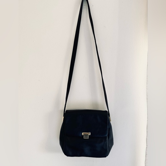 Laura Scott | Bags | Vintage Laura Scott Crossbody Bag Black With Gold ...